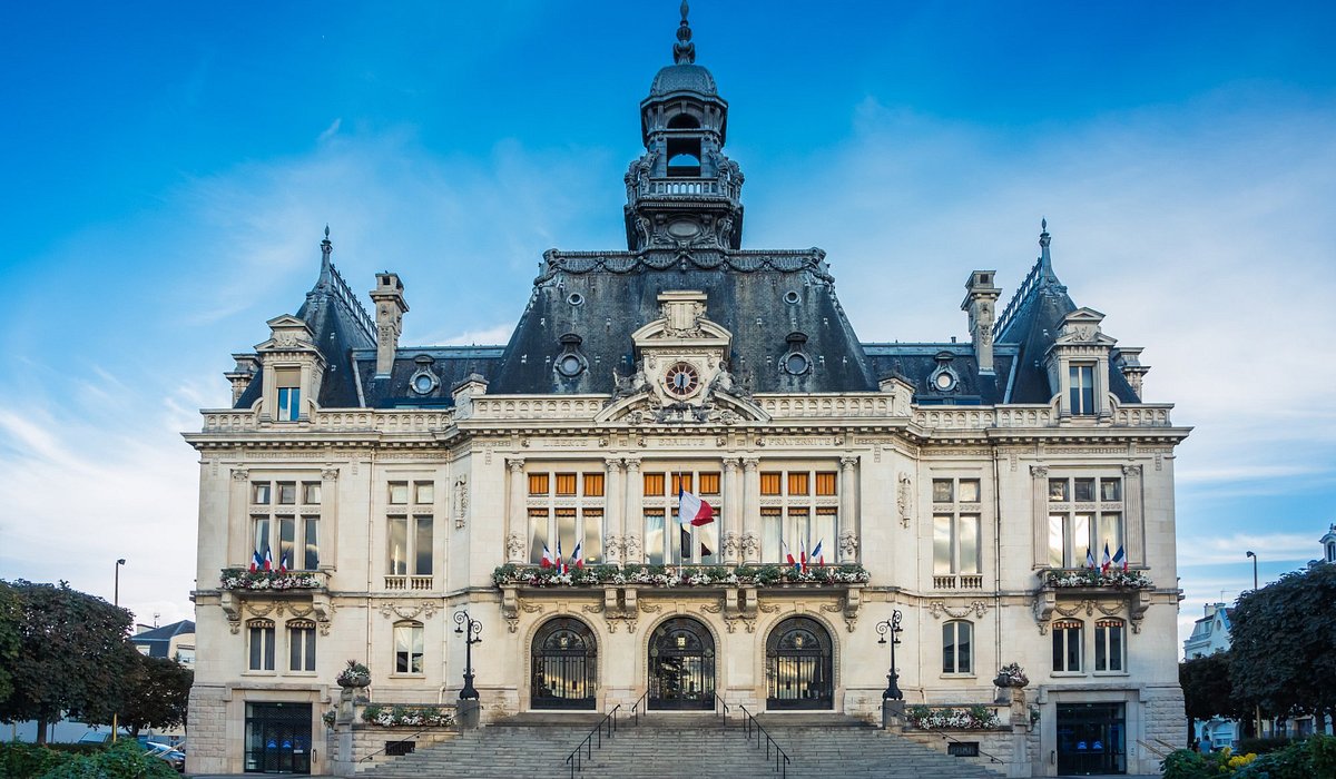 Vichy France Holiday Houseboys, Gay Friendly Tour Guide